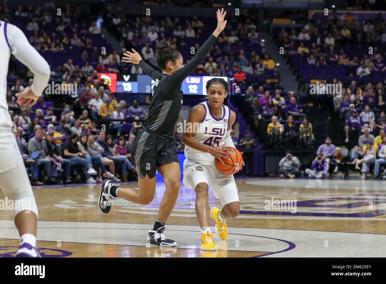 Baton Rouge, LA, USA. 1st Jan, 2023. LSU's Alexis Morris (45) tries to ...