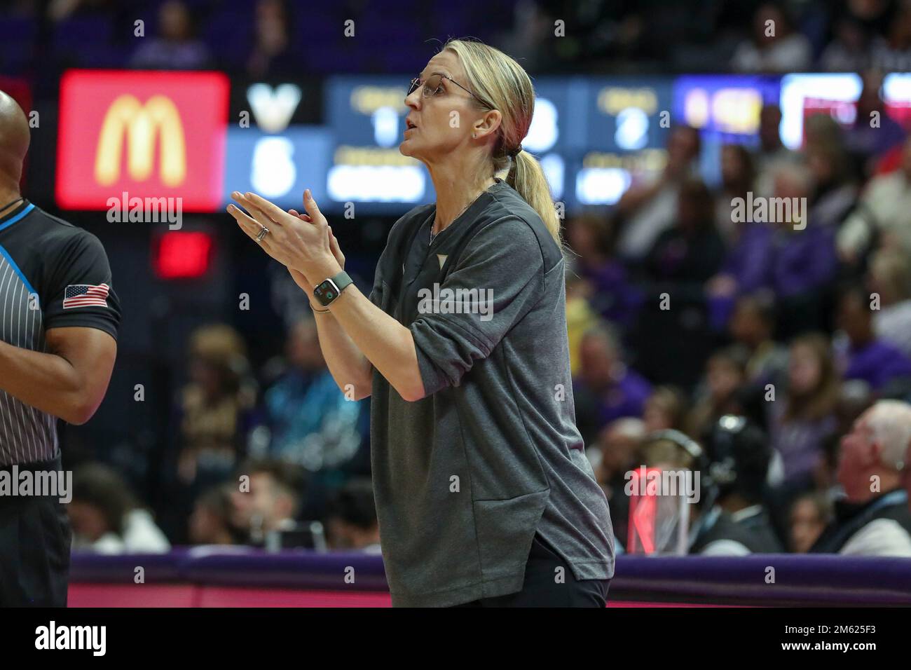 Baton Rouge, LA, USA. 1st Jan, 2023. Vanderbilt Head Coach Shea Ralph ...