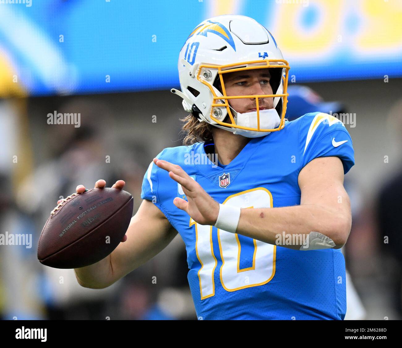 Justin herbert chargers hi-res stock photography and images - Alamy