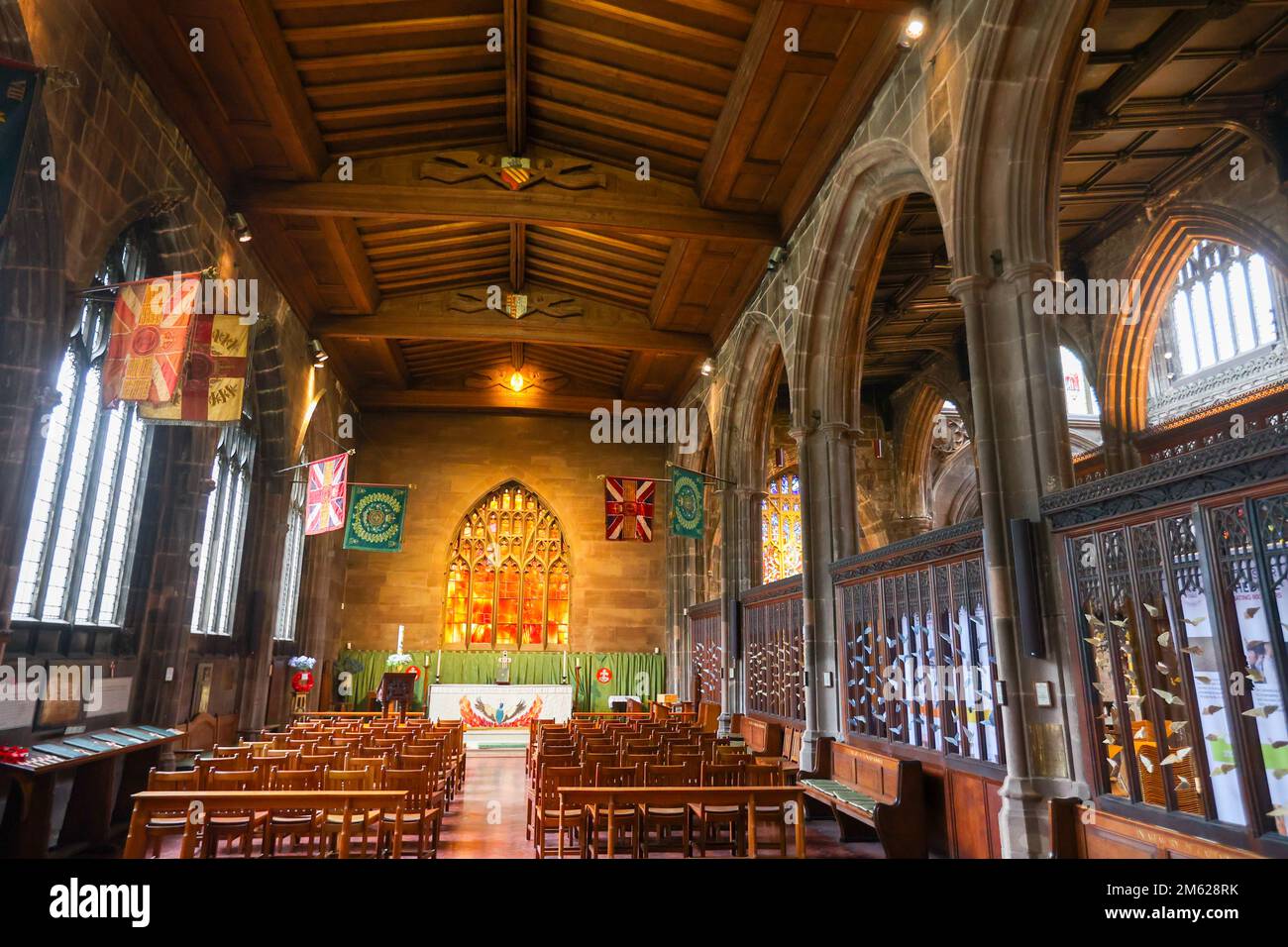 Manchester cathedral inside interior hi-res stock photography and ...