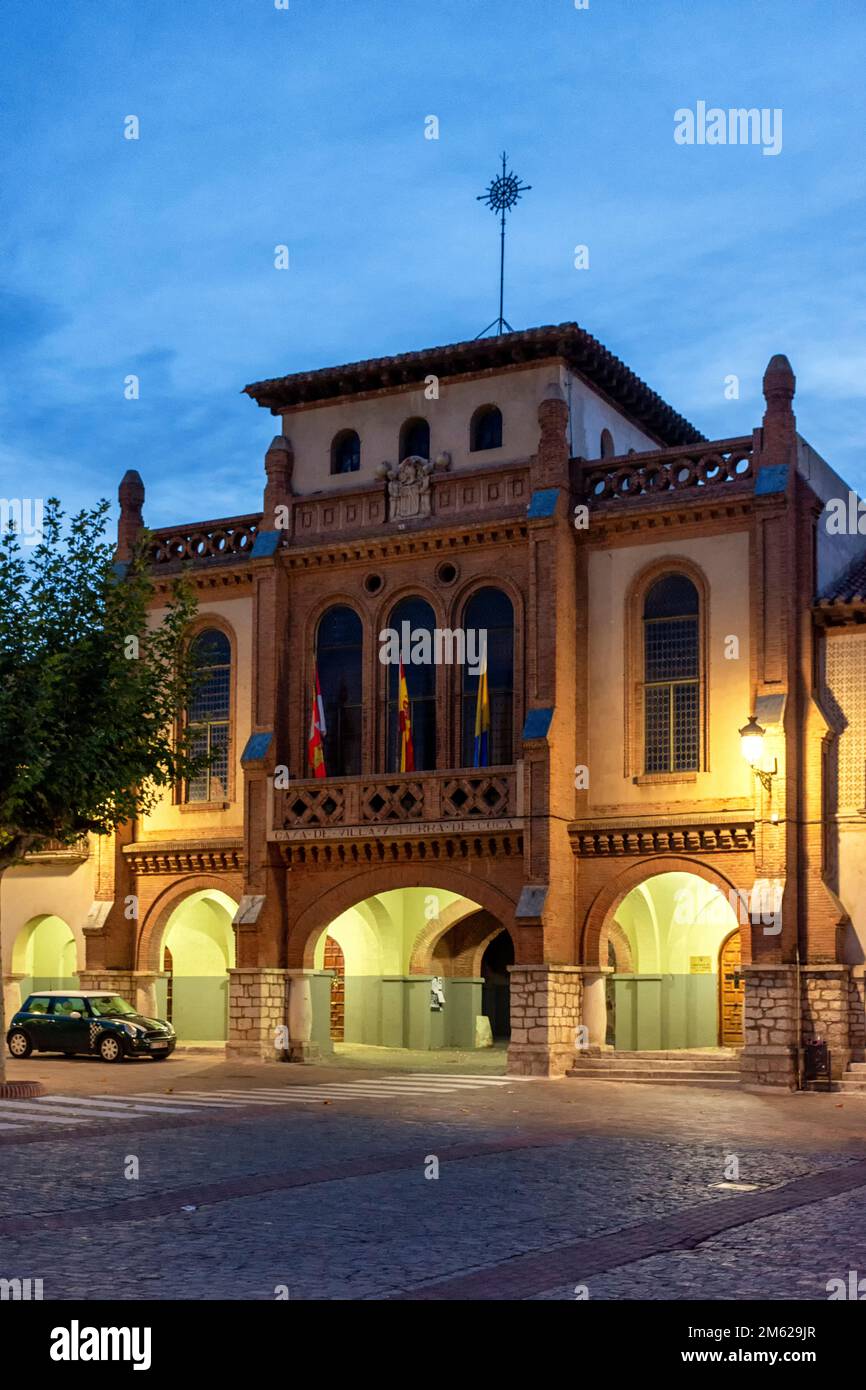 Ayuntamiento y kiosko de Coca. Segovia. Castilla León. España/ Town ...
