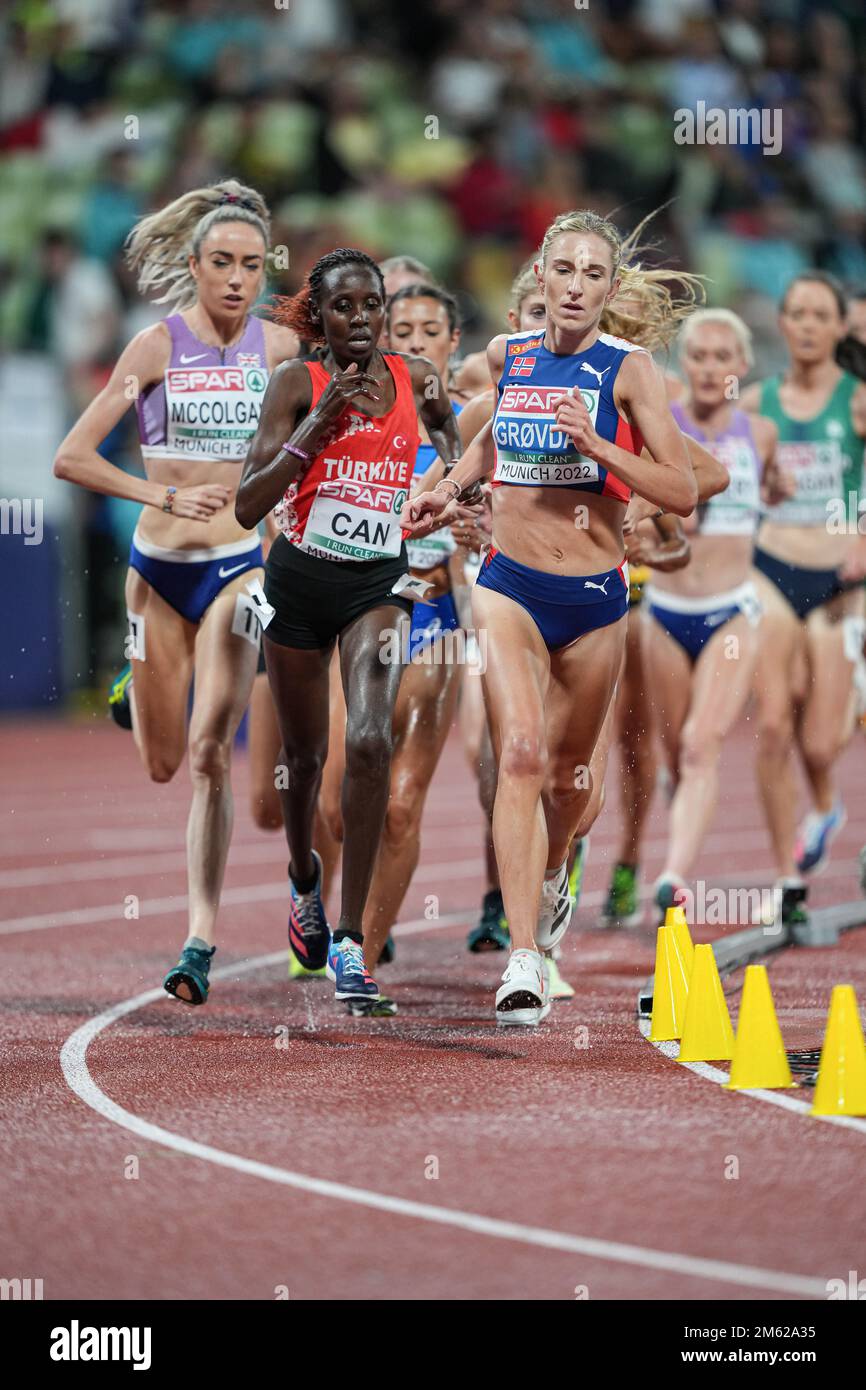 Karoline Bjerkeli Grøvdal participating in the 5000 meters at the ...