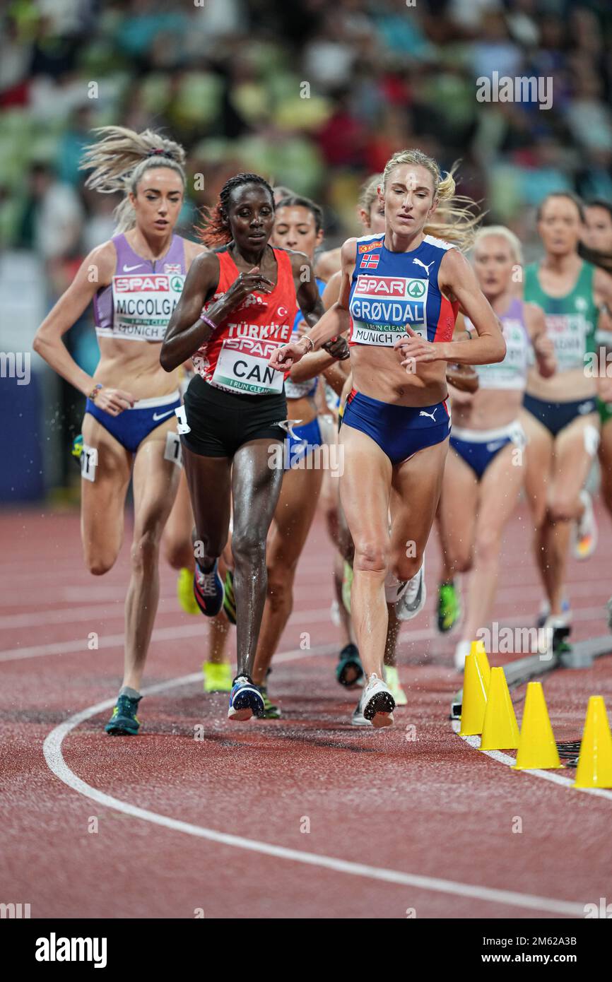 Karoline Bjerkeli Grøvdal participating in the 5000 meters at the ...