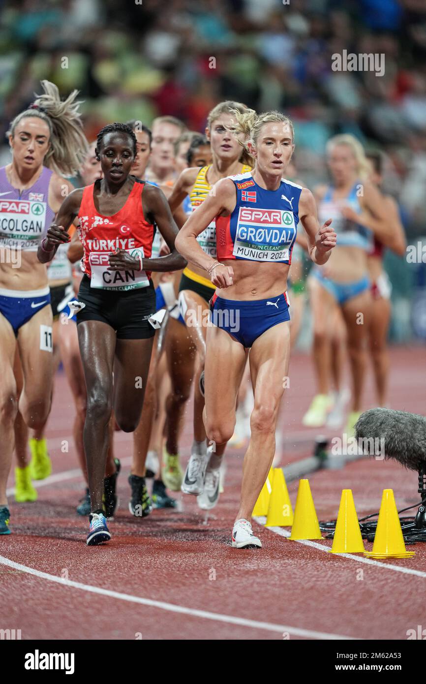 Karoline Bjerkeli Grøvdal participating in the 5000 meters at the ...