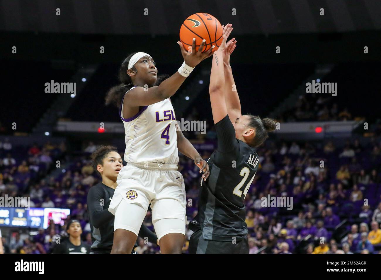 January 1, 2023: LSU's Flau'jae Johnson (4) floats a hot past ...