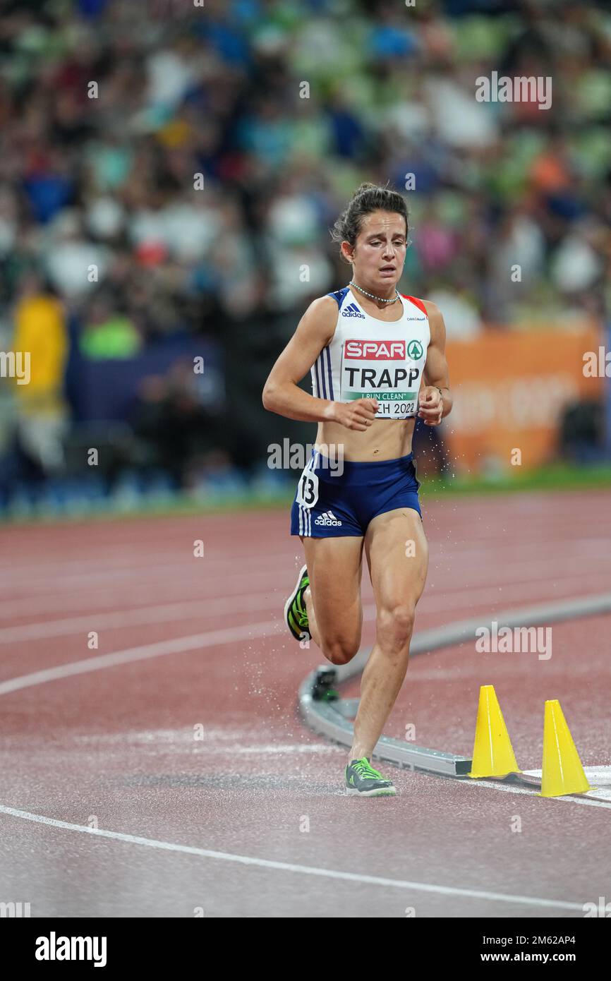 Manon Trapp participating in the 5000 meters at the European Athletics ...