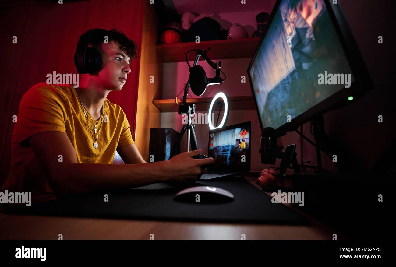 Gamer room hi-res stock photography and images - Alamy