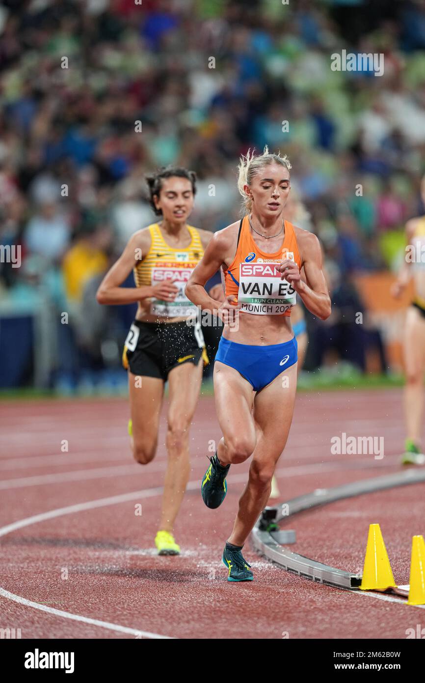 Diane Van Es participating in the 5000 meters at the European Athletics ...