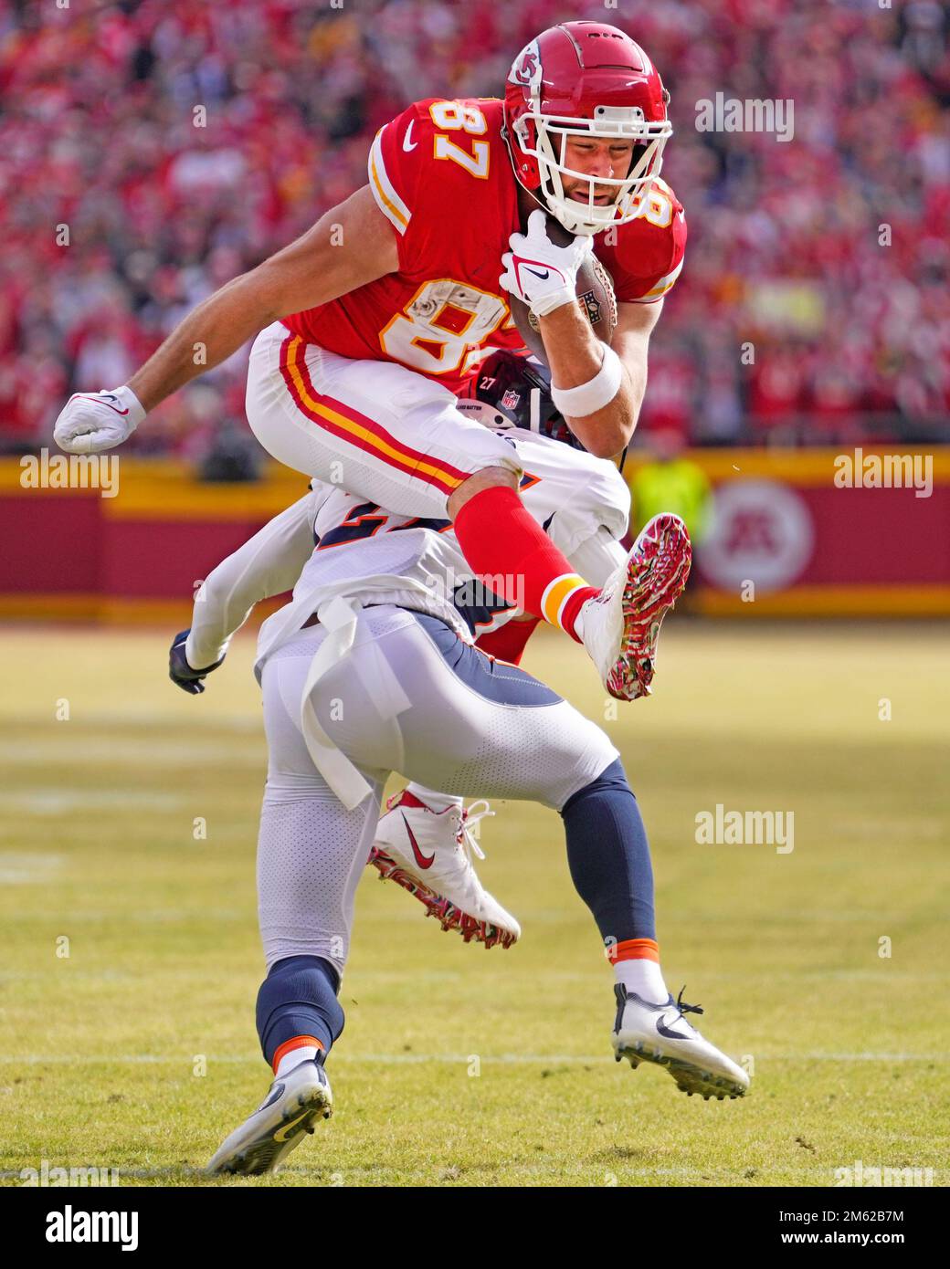 Travis kelce 2023 hi-res stock photography and images - Alamy