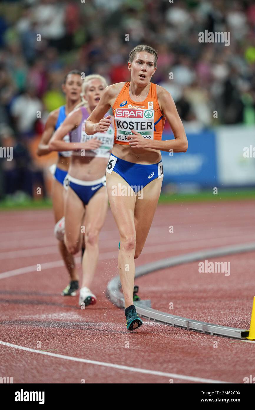 Maureen Koster participating in the 5000 meters at the European ...