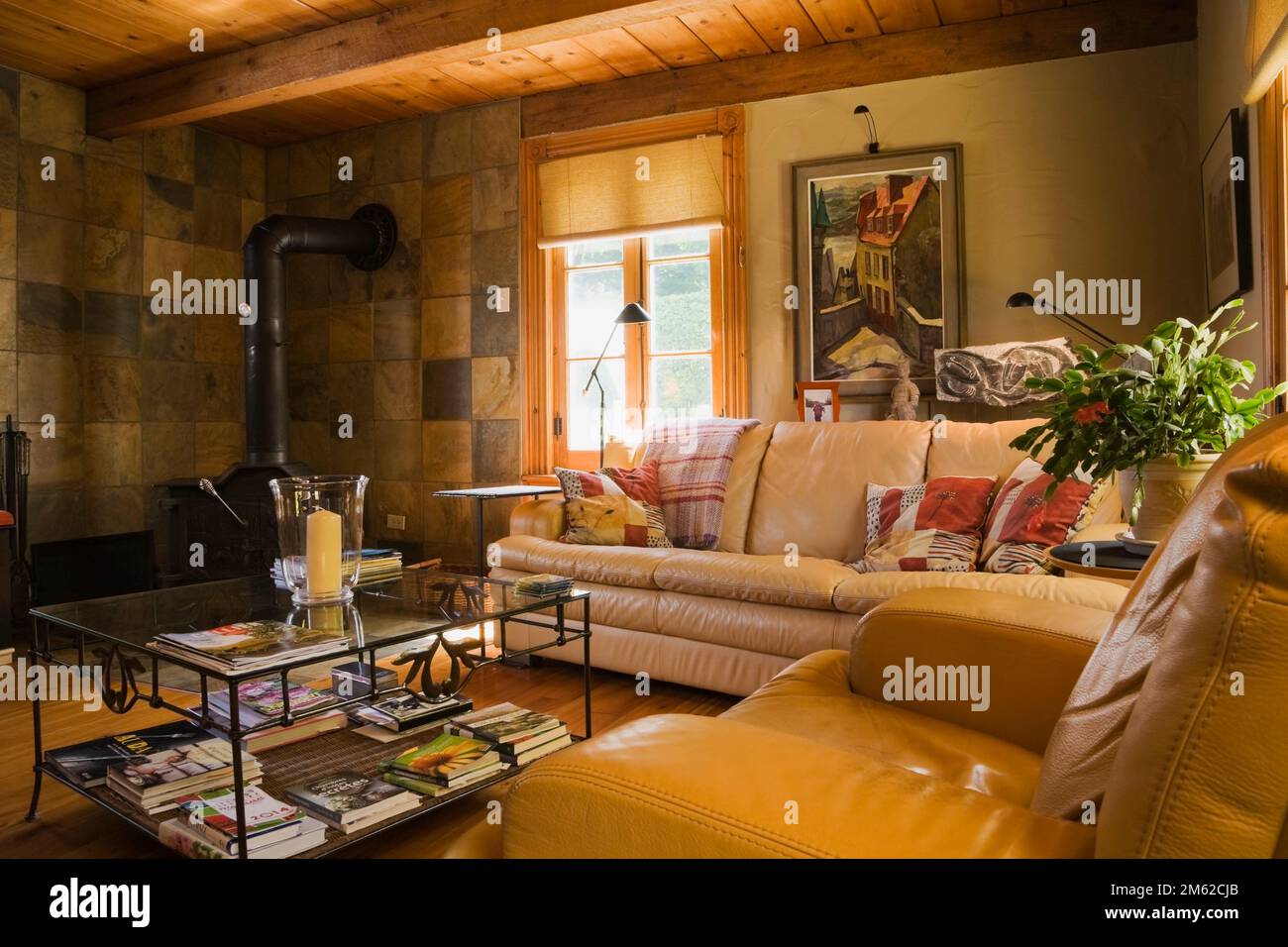 Glossy table top hi-res stock photography and images - Alamy