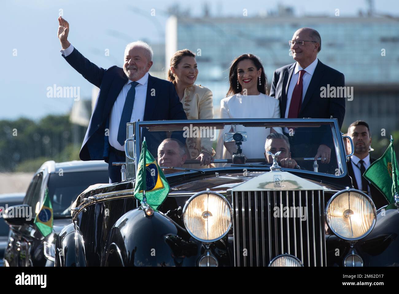 Brasilia, Brazil. 01st Jan, 2023. Luiz Inacio Lula da Silva (l), the ...