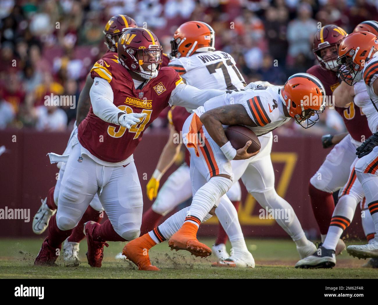 Landover, MD, USA. 1st Jan, 2023. Washington Commanders defensive ...
