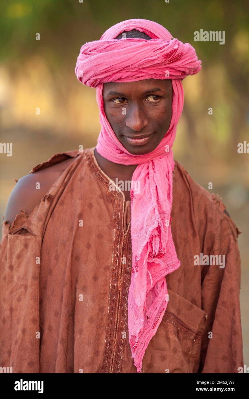Portrait man turban mali hi-res stock photography and images - Alamy