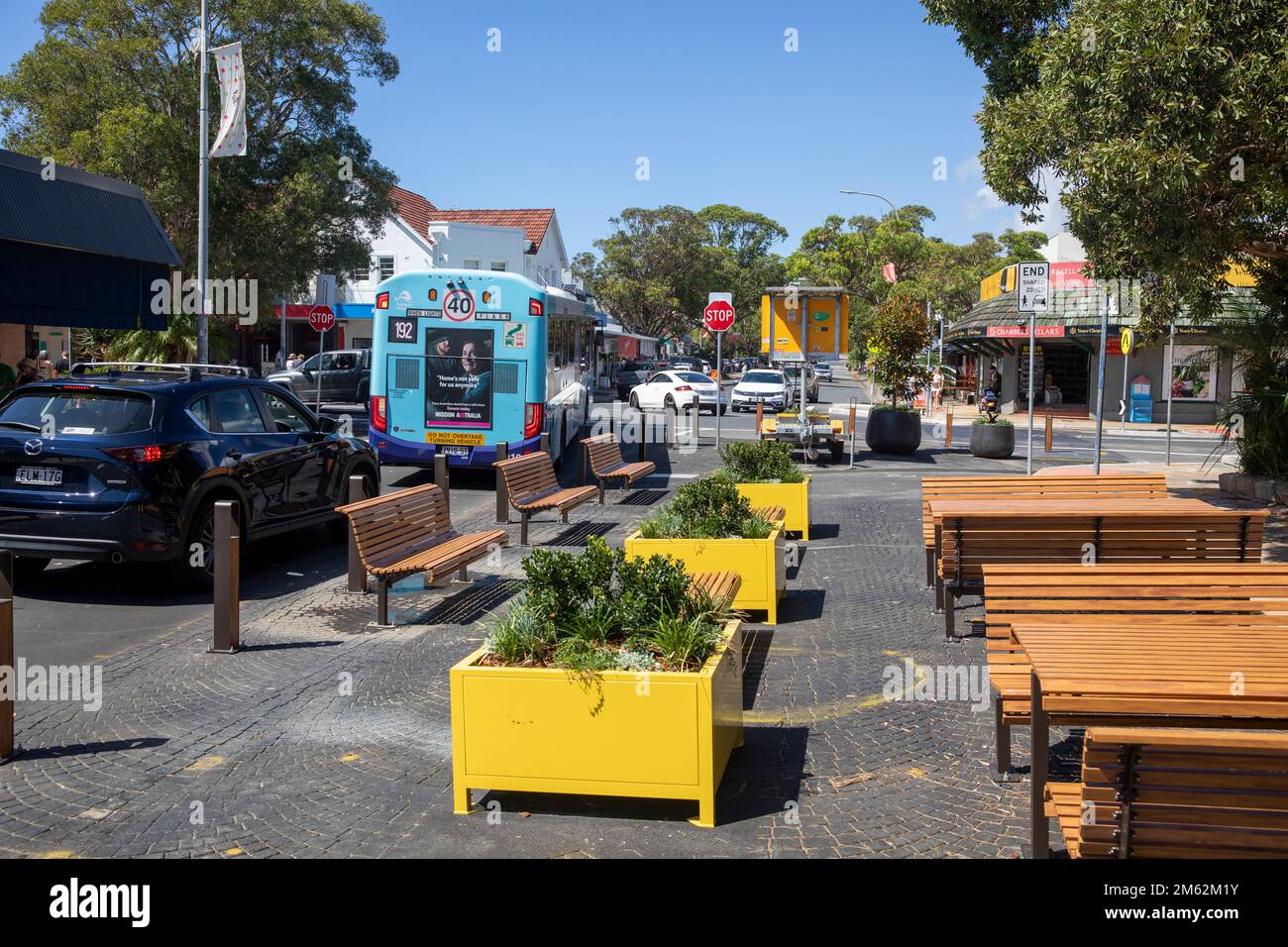 Avalon village sydney hi-res stock photography and images - Alamy