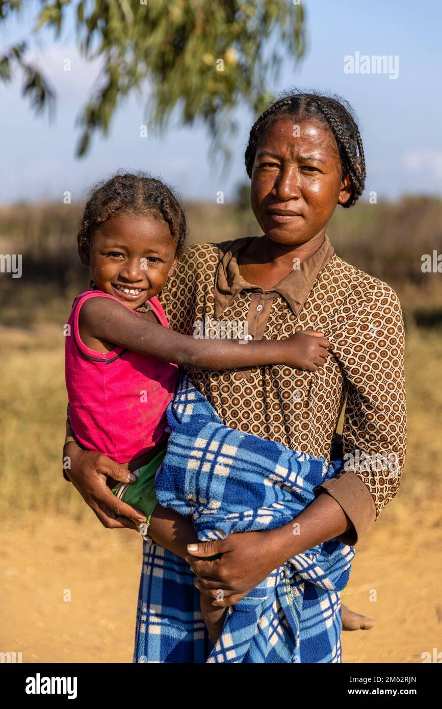 African tribal mother and baby hi-res stock photography and images - Alamy