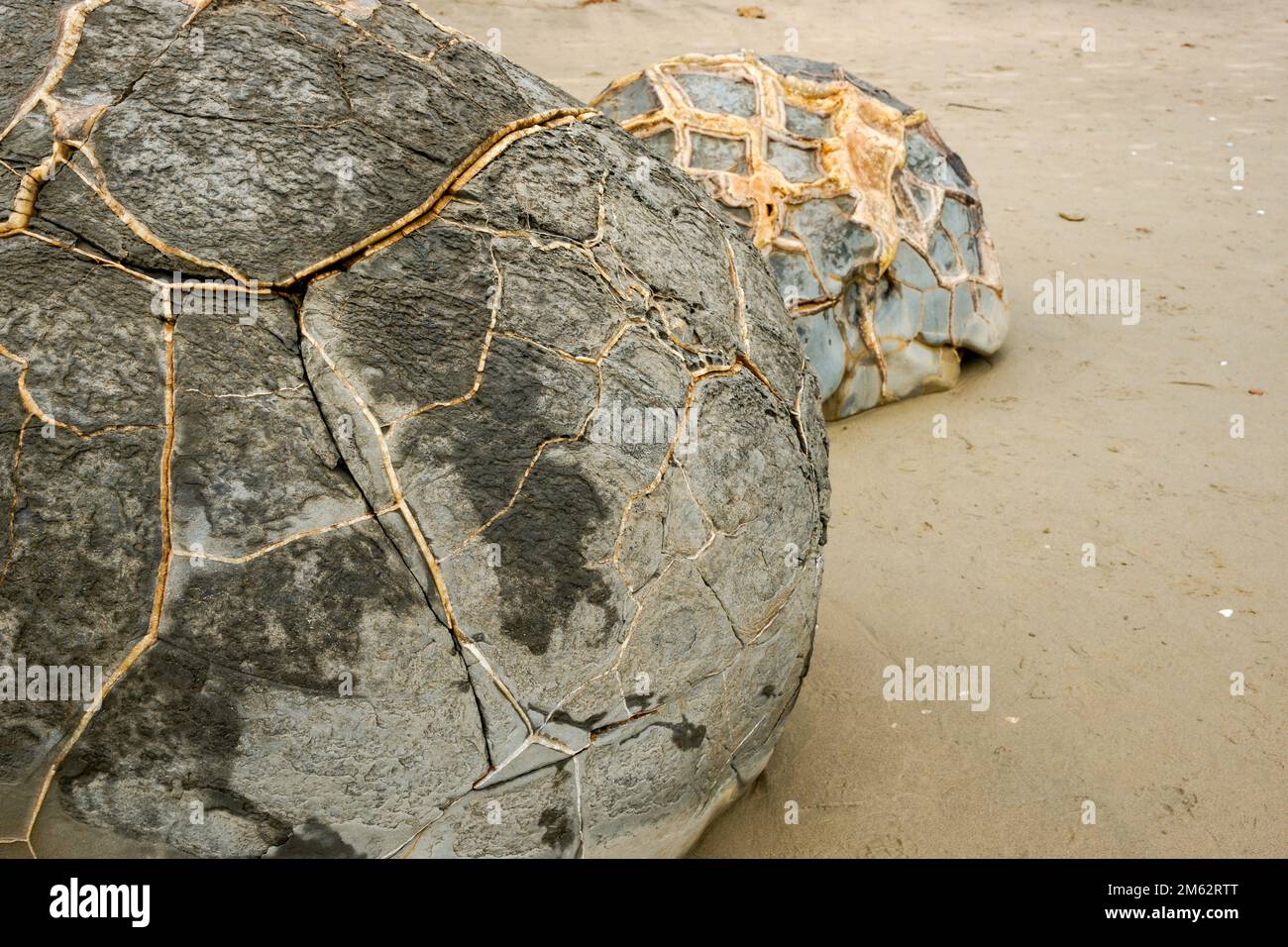 Moeraki Boulders famous spherical and broken rocks on Koekohe Beach in ...