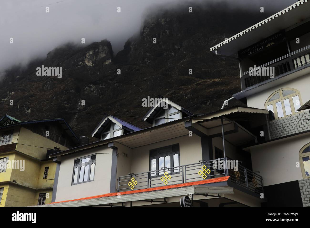 lachung, a beautiful mountain village in sikkim located at himalayan ...