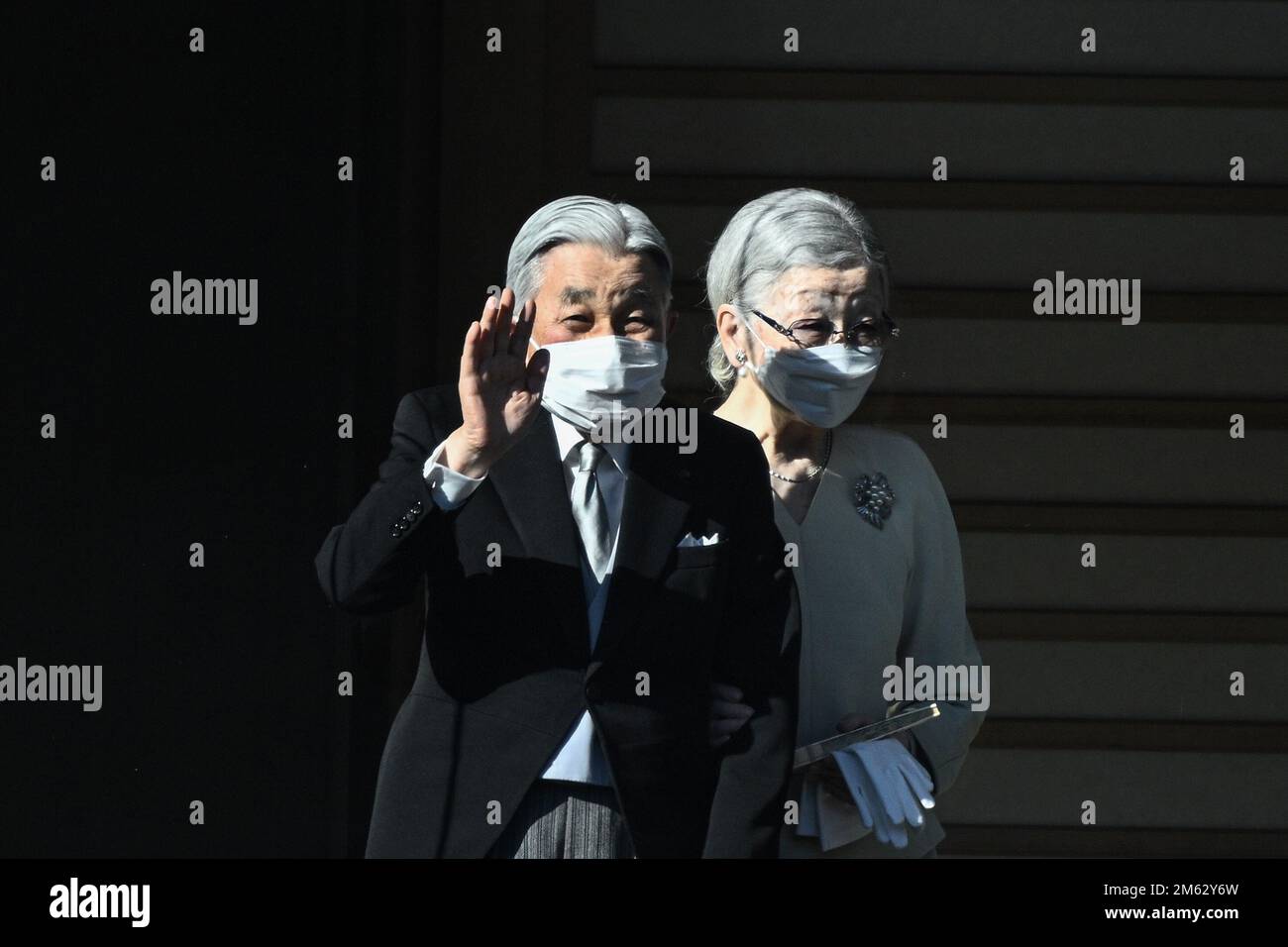 Tokyo, Japan. 2nd Jan, 2023. Former Japanese emperor Akihito (L) and ...