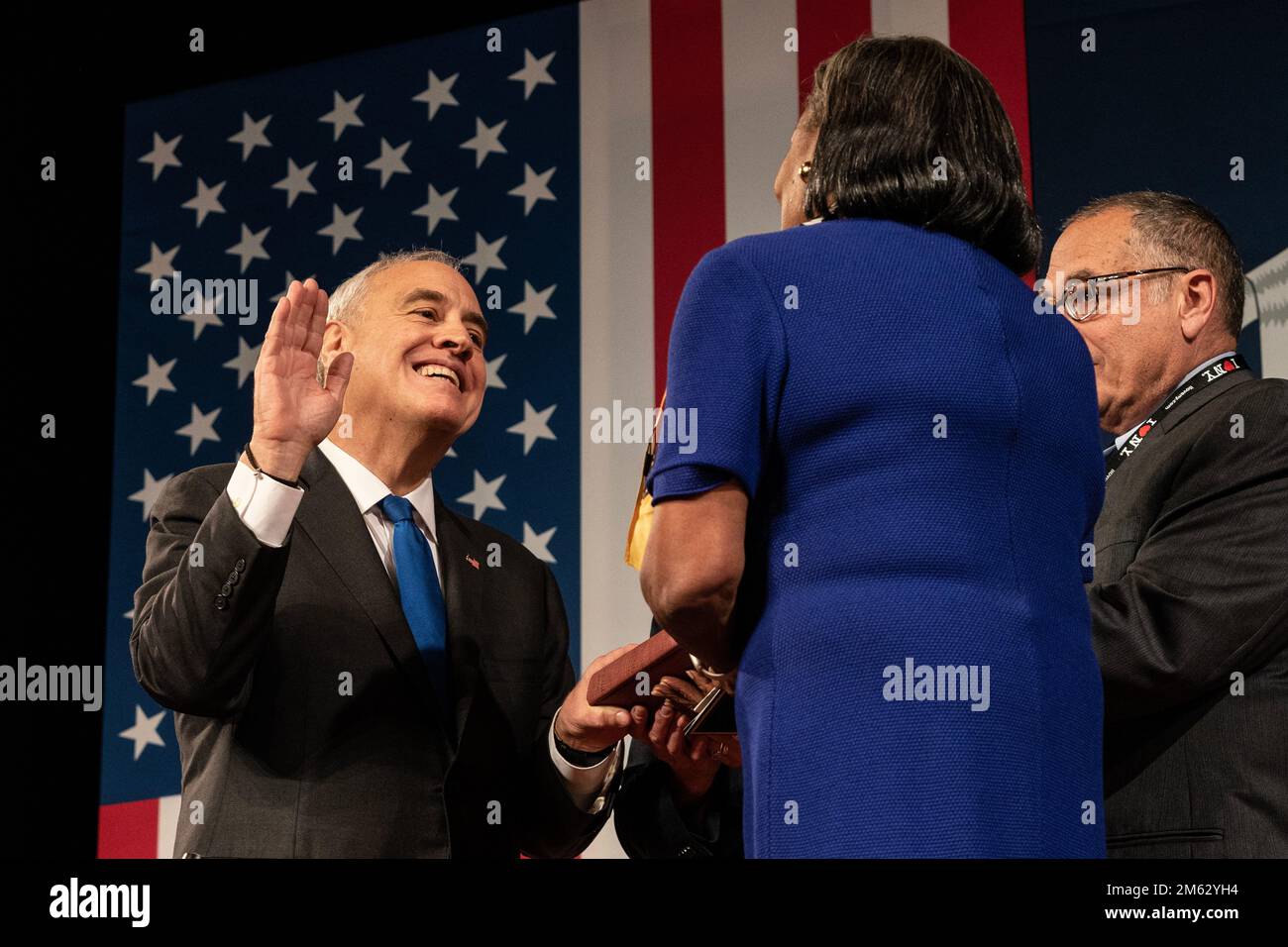 Thomas DiNapoli sworn as State Comptroller by Andrea Stewart-Cousins ...