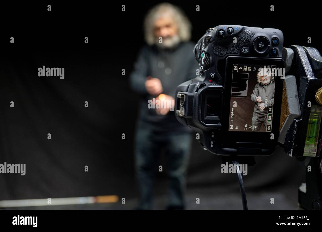 Berlin, Germany. 14th Dec, 2022. Blind photographer Gerald Pirner ...