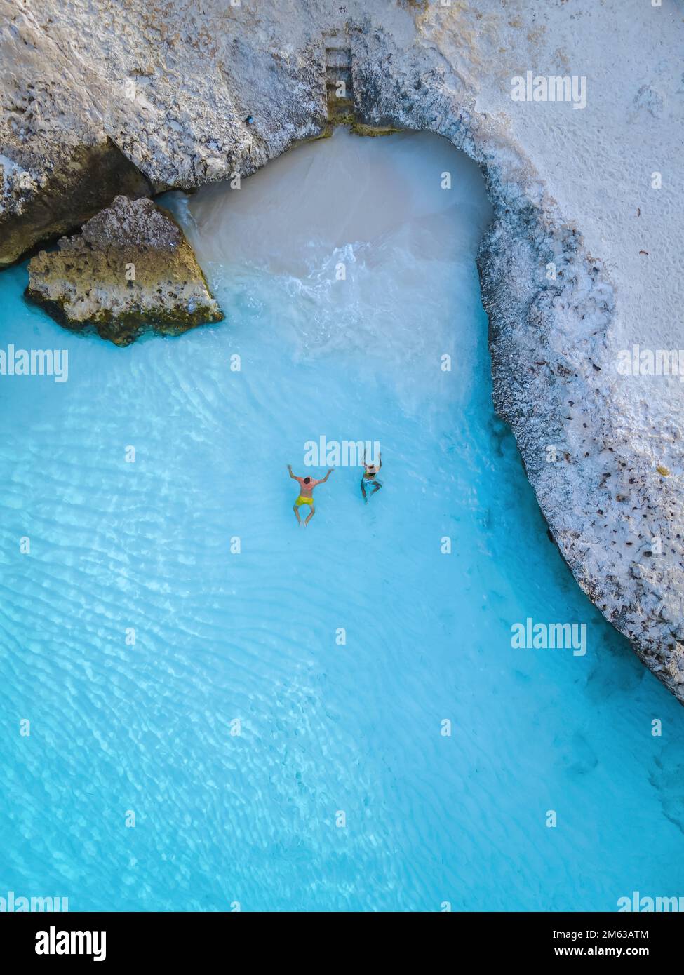 Tres Trapi Steps Triple Steps Beach, Aruba completely empty, a Popular ...