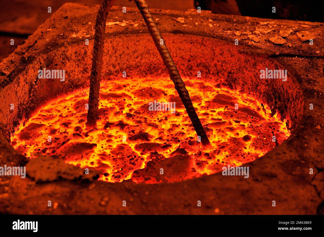 Steel mill assembly hi-res stock photography and images - Alamy