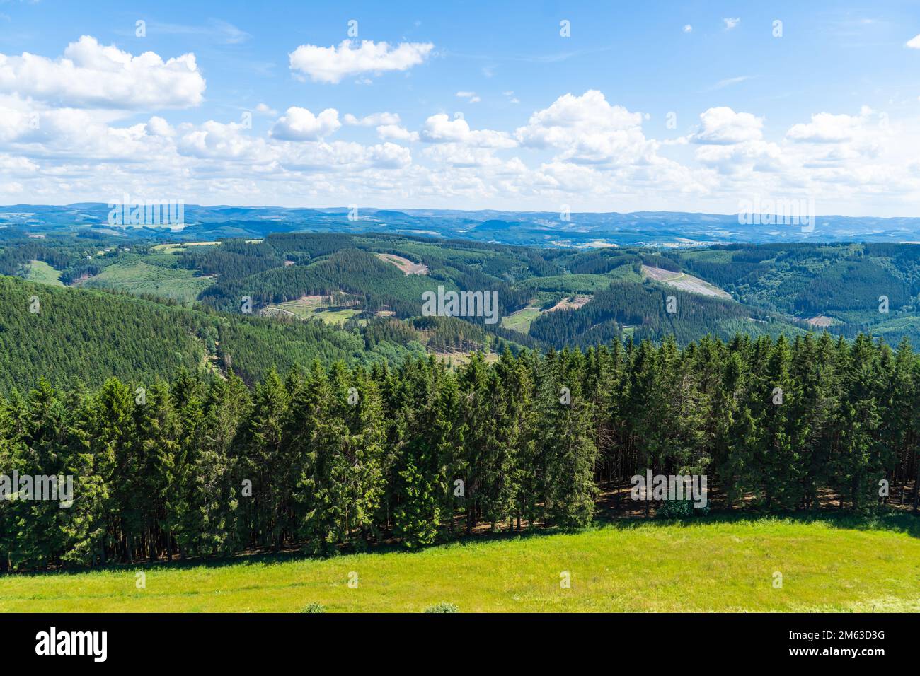 Landscape at Schomberg in Sauerland. Nature with forests and hiking ...