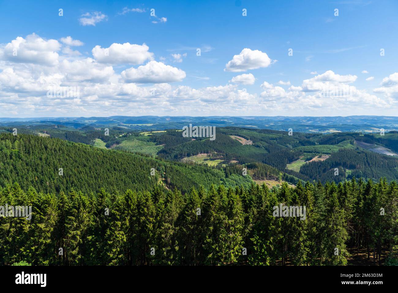 Landscape at Schomberg in Sauerland. Nature with forests and hiking ...