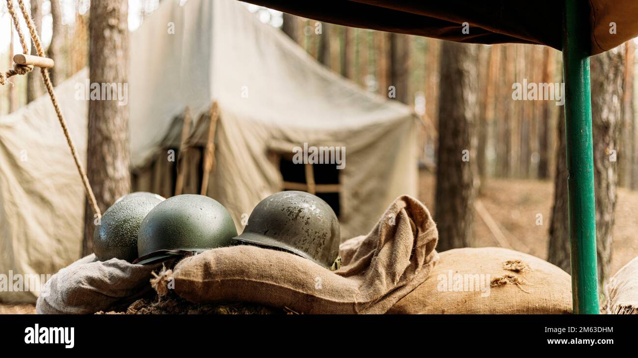 Camp camping in uniform hi-res stock photography and images - Alamy