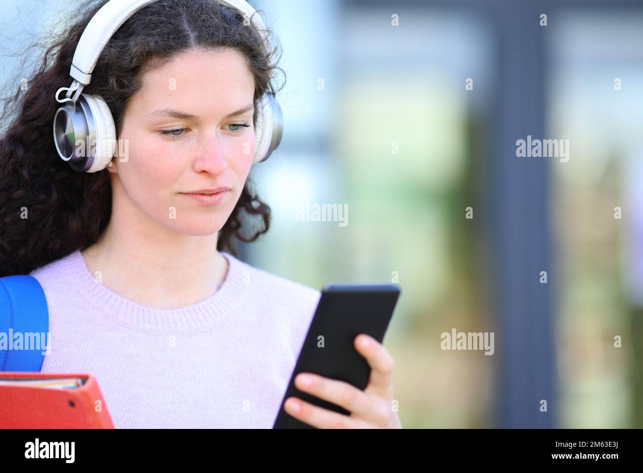 Serious student hi-res stock photography and images - Alamy