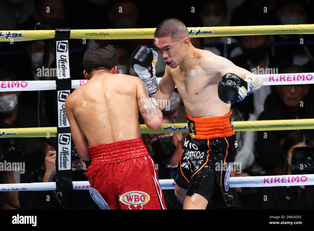 (L to R) Joshua Franco (USA), Kazuto Ioka (JPN), DECEMBER 31, 2022 ...
