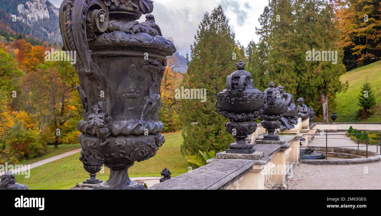 Rococo style palace hi-res stock photography and images - Alamy