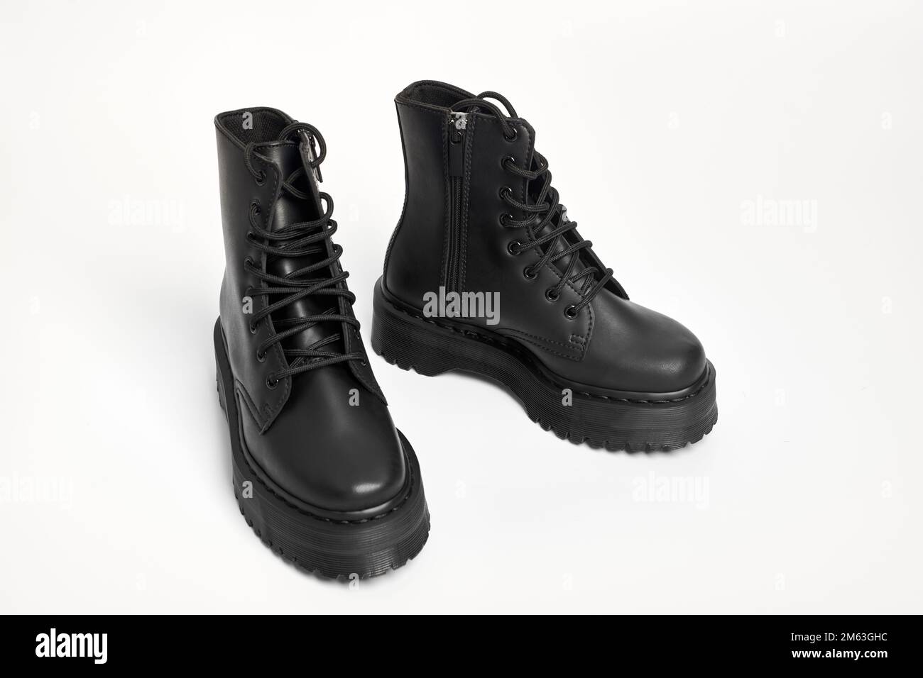 Black women combat boots on high heel platform with lug soles on ...