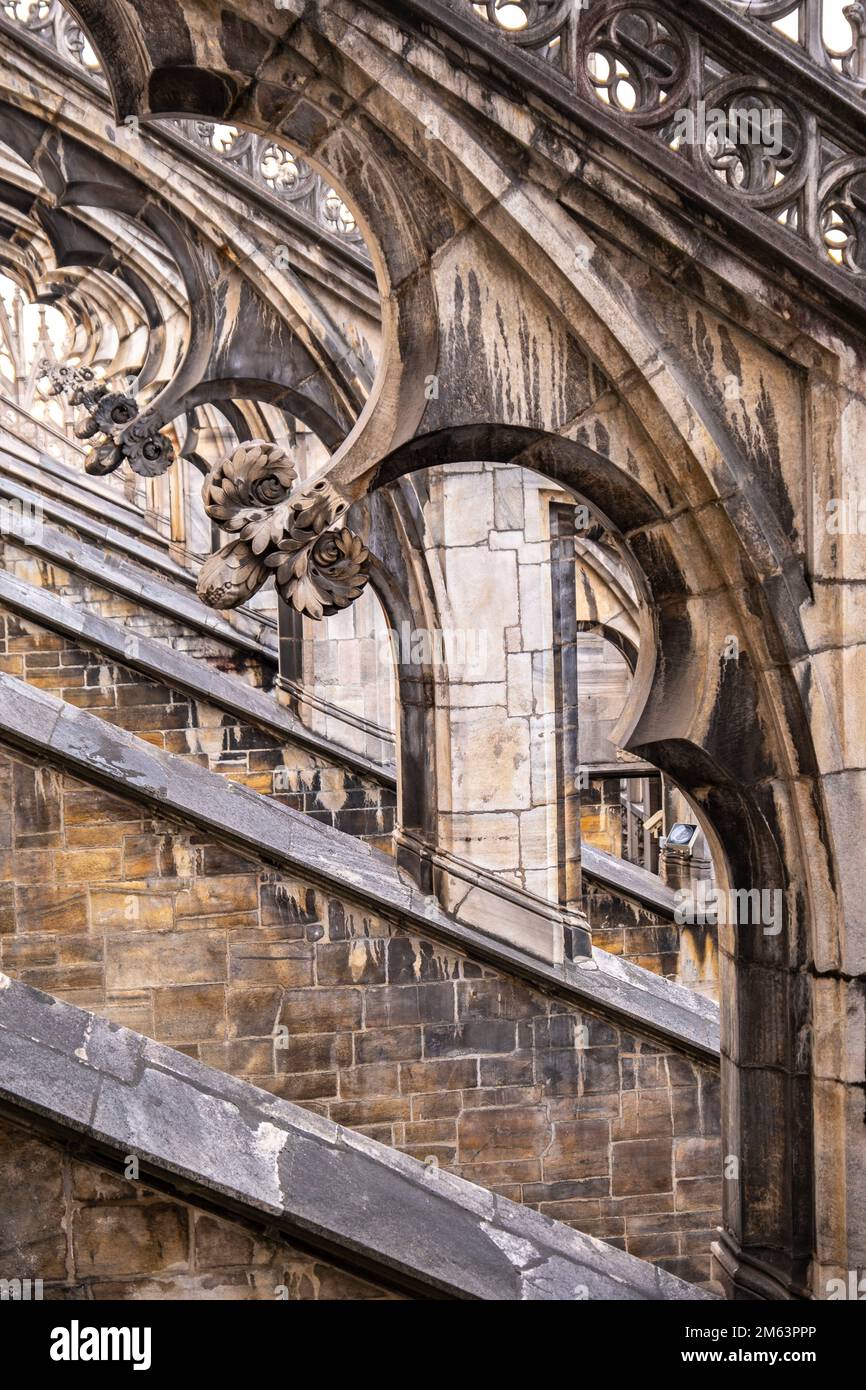 Duomo flying buttress milan hi-res stock photography and images - Alamy