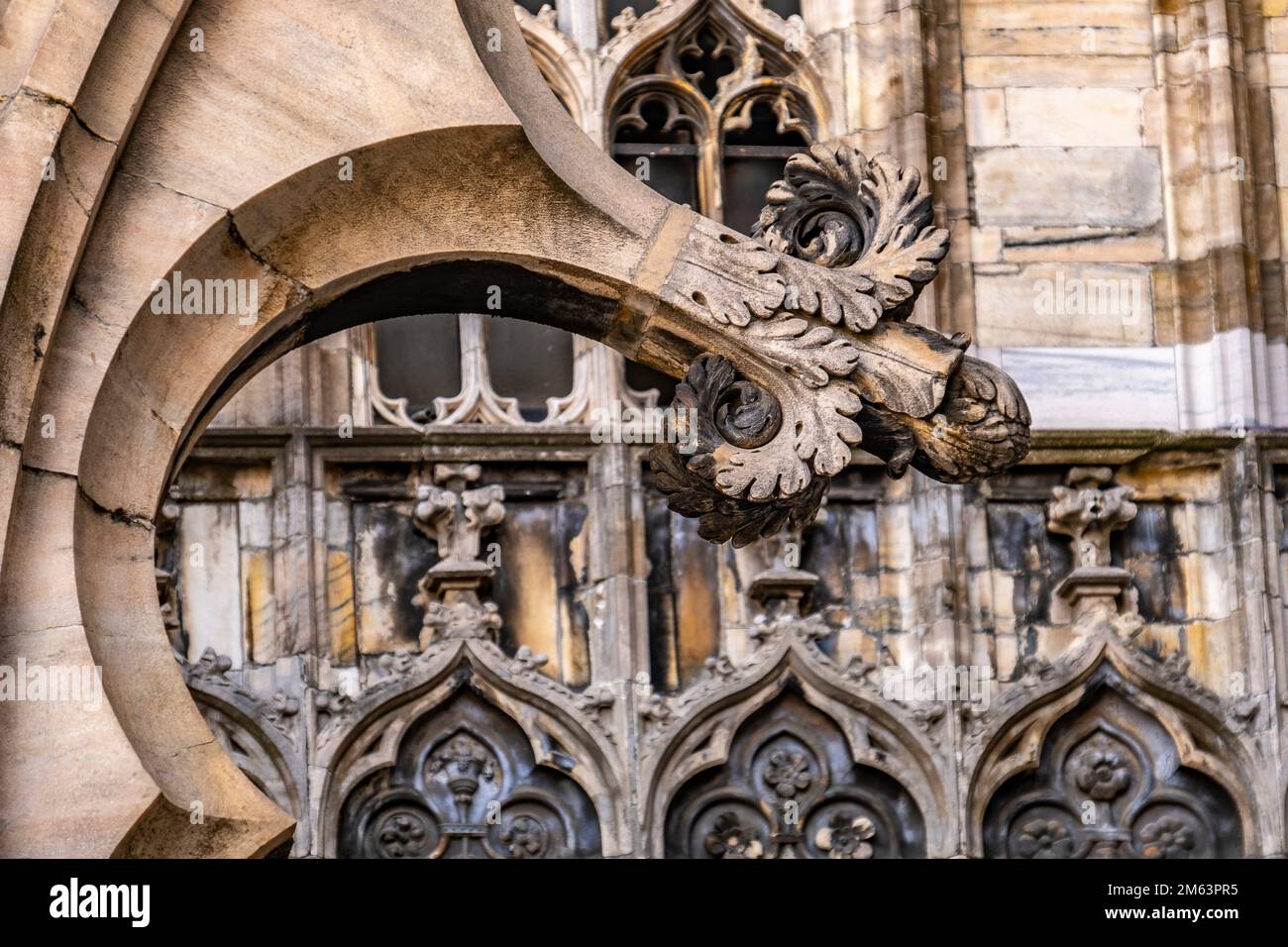 Duomo flying buttress milan hi-res stock photography and images - Alamy