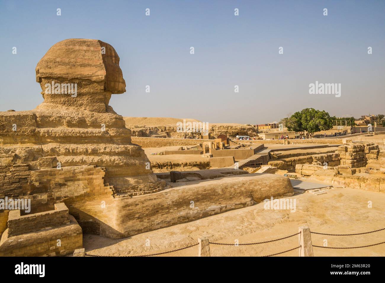 Sphinx side view pyramids giza hi-res stock photography and images - Alamy