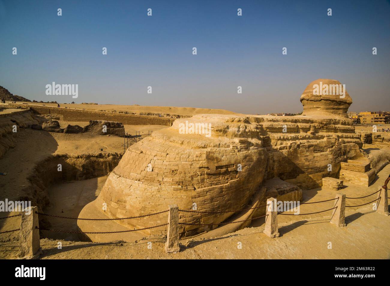 Sphinx side view pyramids giza hi-res stock photography and images - Alamy