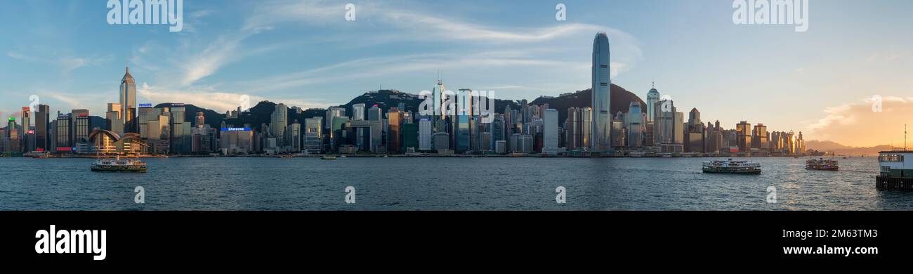 Hong kong summer sunset harbour hi-res stock photography and images - Alamy