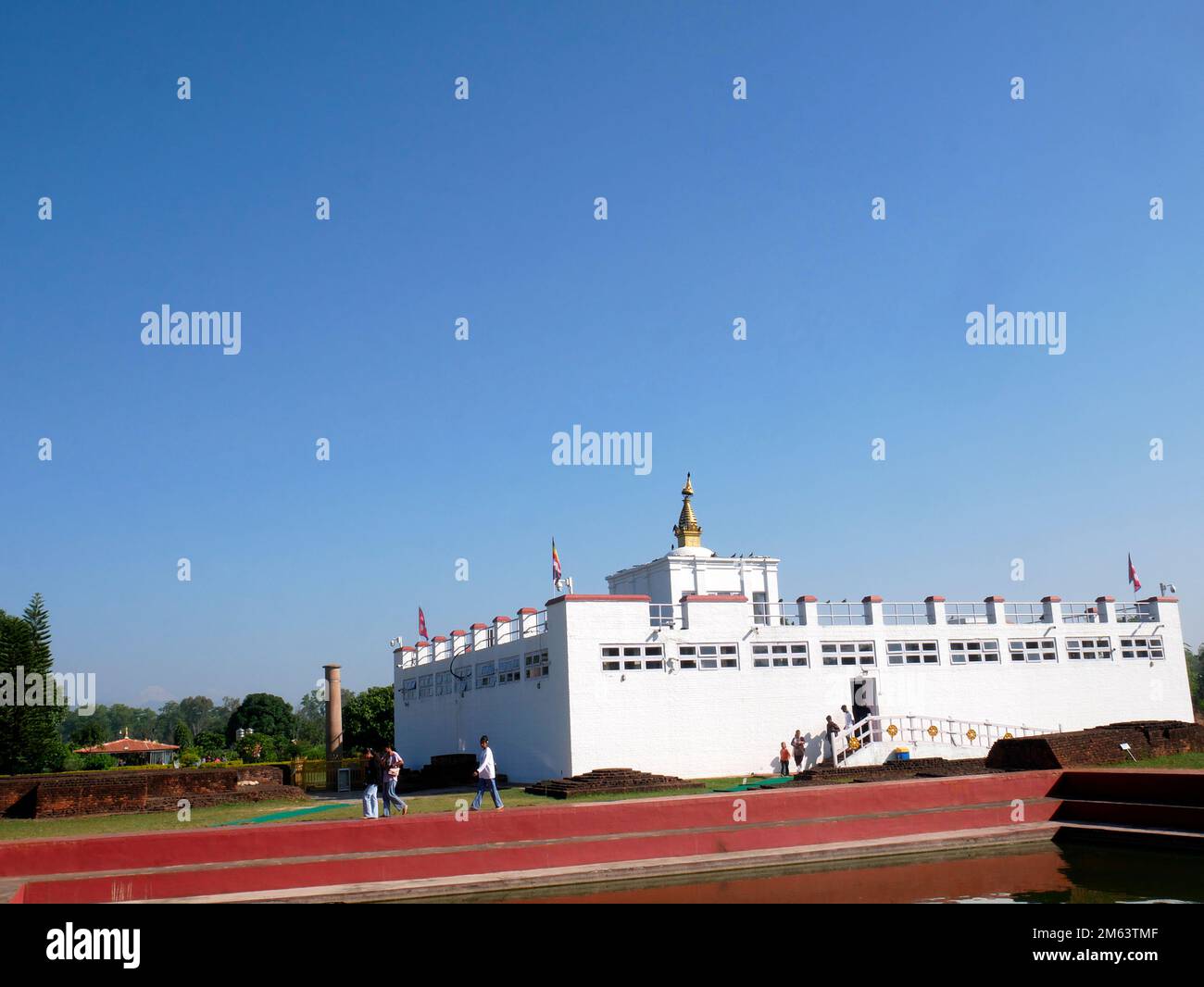PILGRIMS AT THE MAHAMAYA DEVI TEMPLE, LUMBINI, NEPAL Stock Photo - Alamy