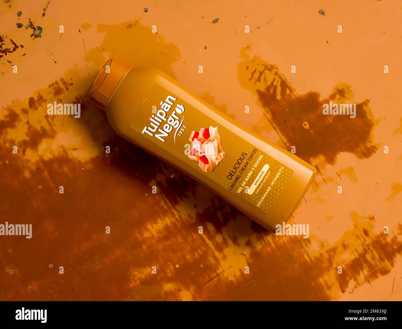 Shampoo TULIPAN NEGRO. Tulipan Negro Original shower gel is a true ...