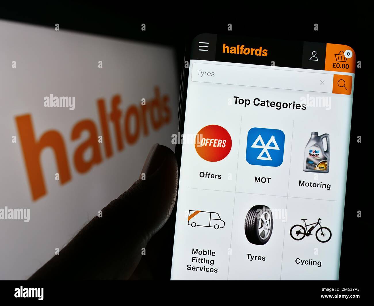 Halfords logo hi-res stock photography and images - Alamy