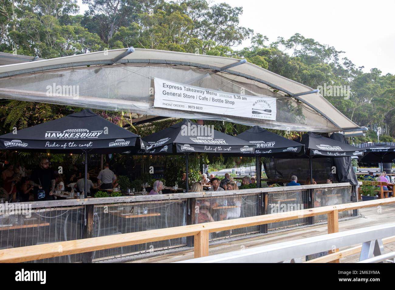 Australian restaurant cafe, waterfront cafe at Church Point in Sydney ...