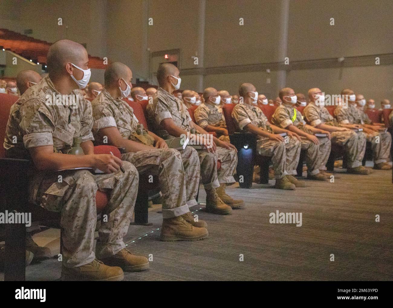 U.S. Marine Corps recruits with Fox Company, 2nd Recruit Training ...