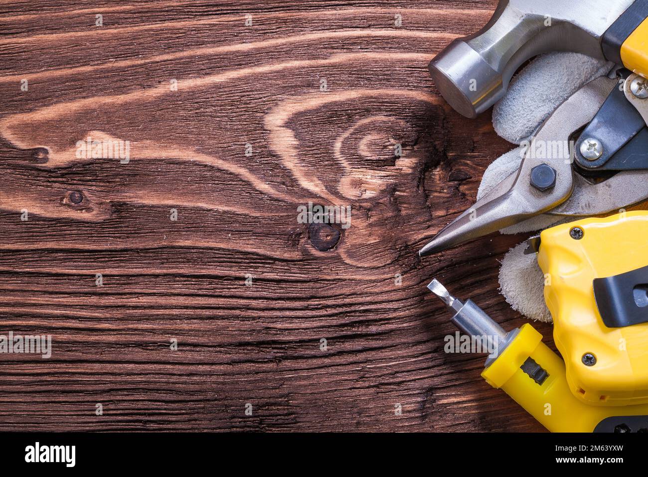 Metal claw hammer nippers hi-res stock photography and images - Alamy