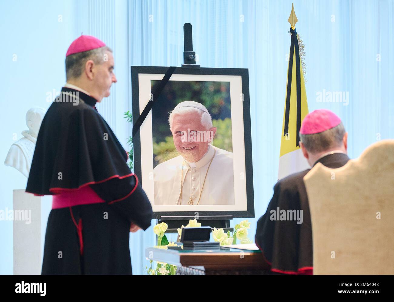 Berlin, Germany. 02nd Jan, 2023. Bishop Georg Bätzing (r), President of ...