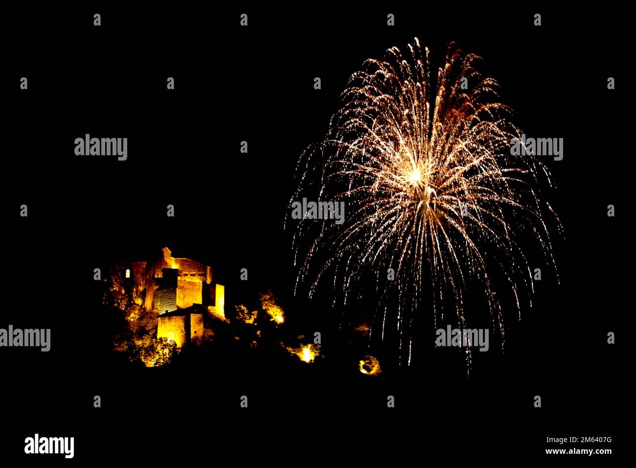Rossena Castle landscape with fireworks Stock Photo - Alamy