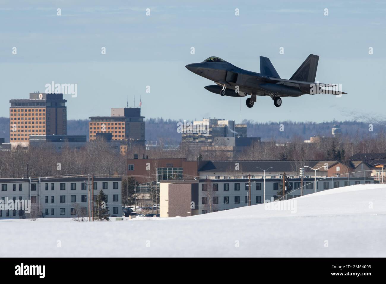 A U.S. Air Force F-22 Raptor assigned to the 3rd Wing approaches Joint ...
