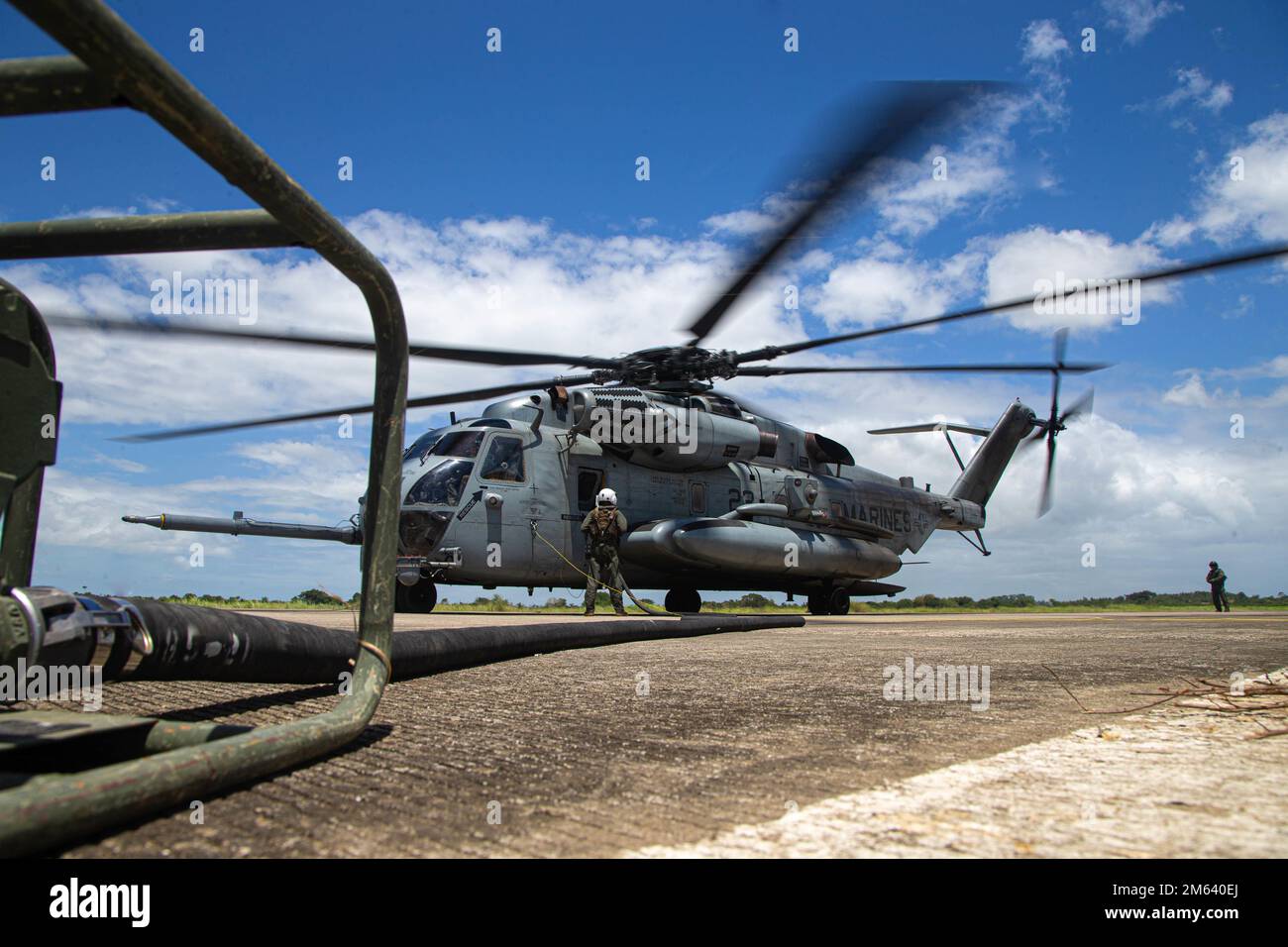 U.S. Marines assigned to Marine Heavy Helicopter Squadron 466 (HMH-466 ...