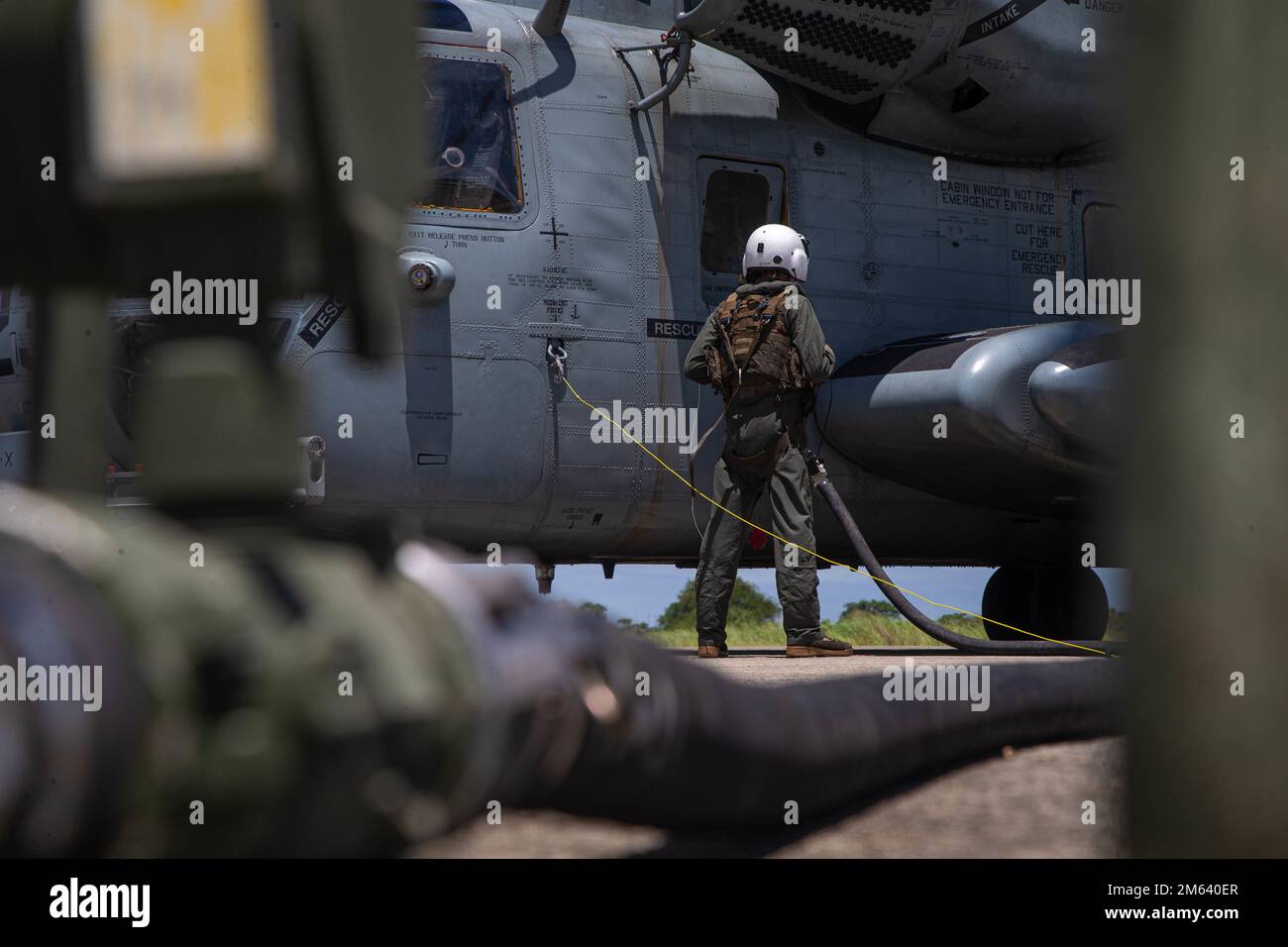 U.S. Marines assigned to Marine Heavy Helicopter Squadron 466 (HMH-466 ...